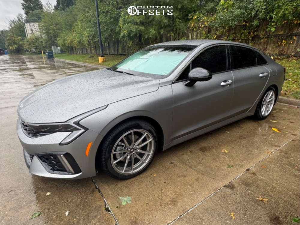 2025 Kia K5 with 18x8 45 Konig Oversteer and 235/45R18 Pirelli PZERO ...