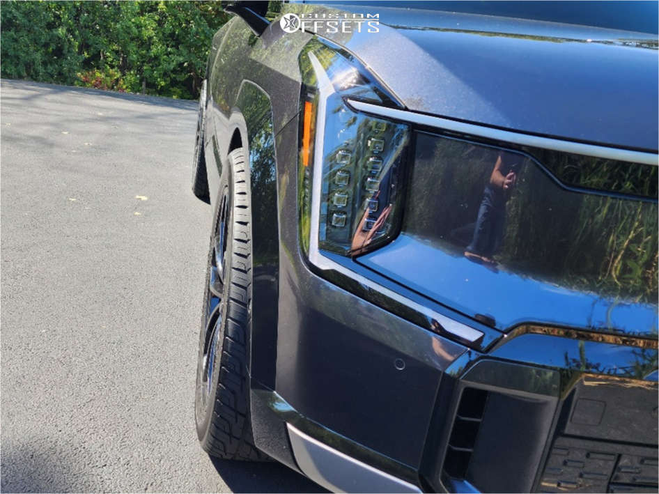 2024 Kia EV9 with 22x10 42 Voxx Malta and 305/45R22 Kumho Ecsta Stx ...