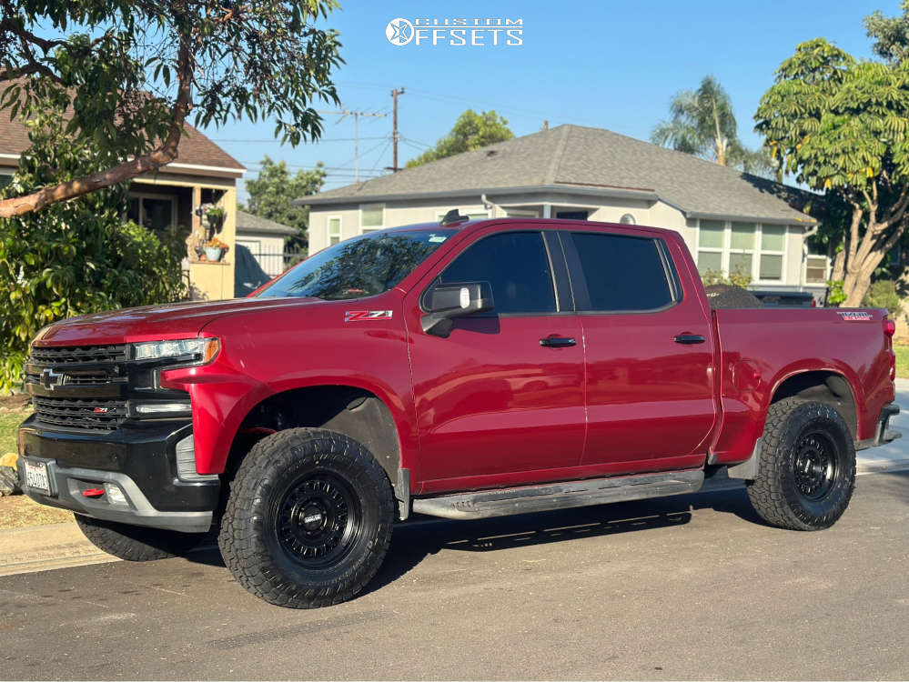 2020 Chevrolet Silverado 1500 with 17x8.5 0 Method Mr320 and 305/70R17 ...