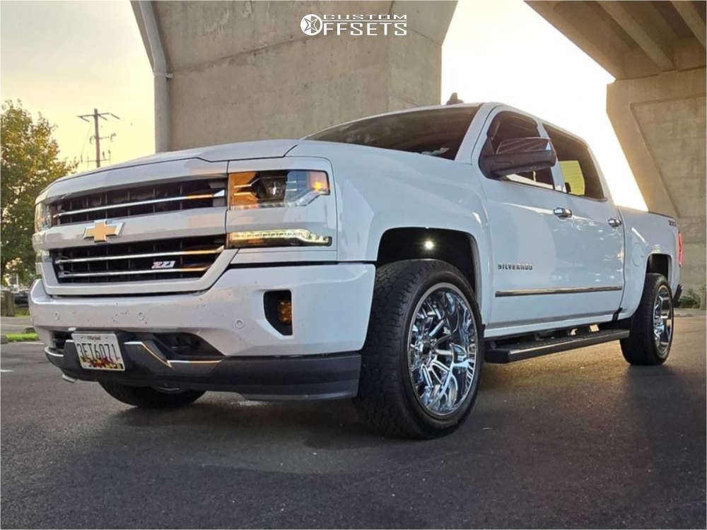2017 Chevrolet Silverado 1500 with 22x10 -19 Vision Riot and 285/55R22 ...