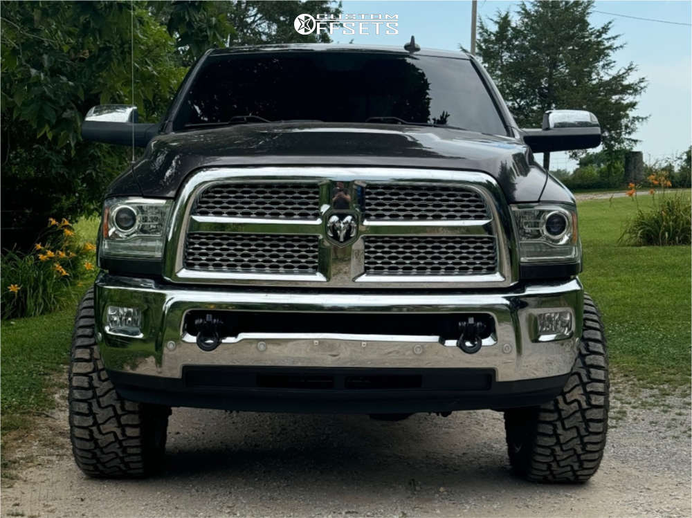 2017 Ram 2500 with 22x12 -44 Hardcore Offroad Hc24 and 35/12.5R22 Haida ...