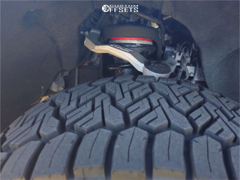 2020 Chevrolet Silverado 1500 with 17x9 -12 Method Mr703 and 33/12.5R17 ...