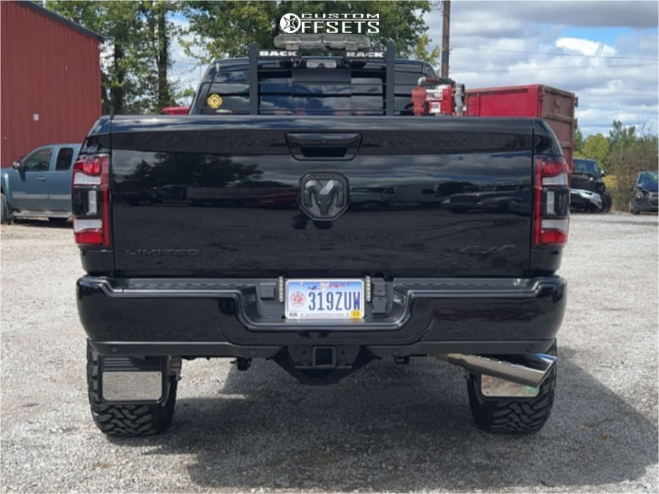 2024 Ram 3500 with 22x10 -25 Fuel Forged Ff19 and 35/12.5R22 Toyo Tires ...