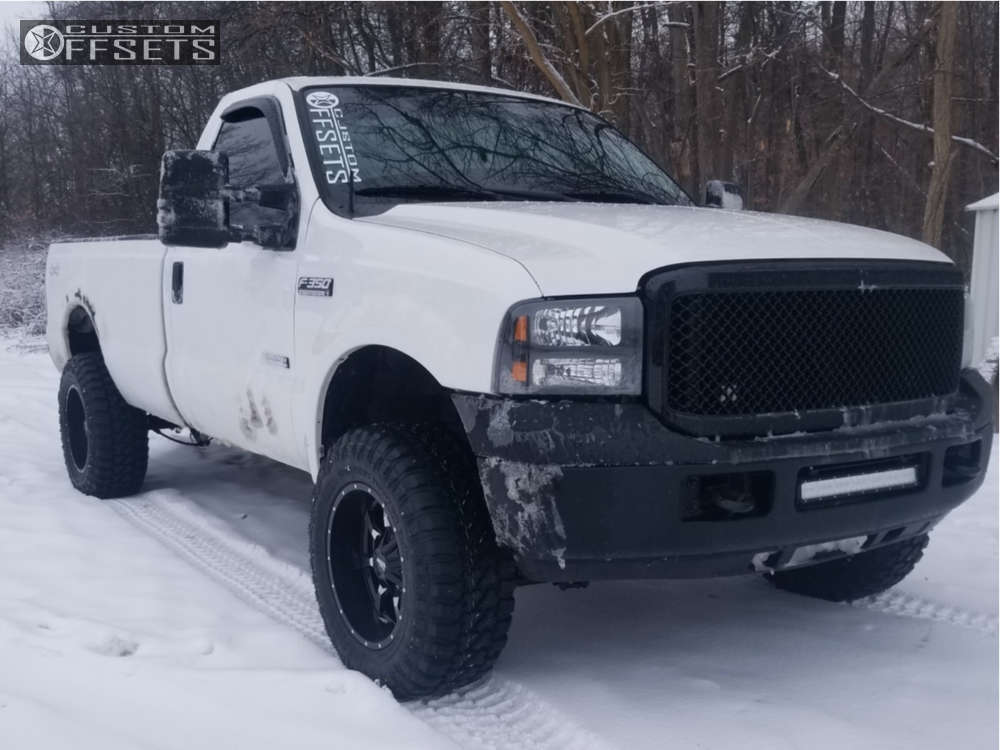 2005 Ford F-350 Super Duty with 18x10 -24 Moto Metal Mo970 and 33/12 ...