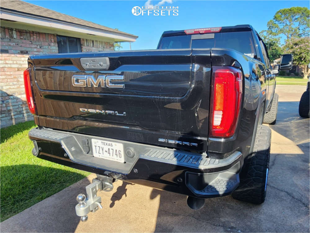 2021 GMC Sierra 2500 HD with 22x12 -44 XF Offroad Xf-224 and 33/12.5R22 ...