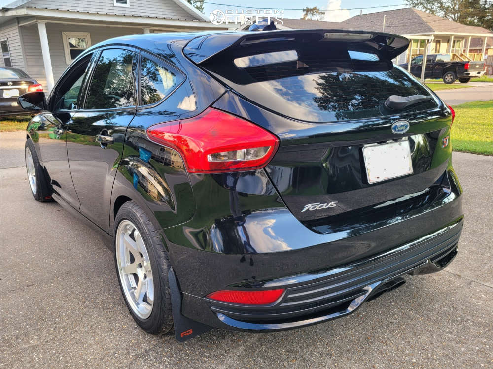 2018 Ford Focus with 17x9 30 Vors Tr37 and 245/45R17 Cooper Cobra ...