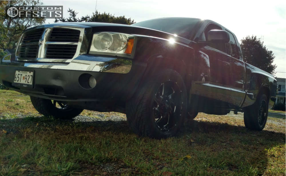 2005 Dodge Dakota with 20x9 18 Ultra Carnage and 275/55R20 Toyo Tires ...