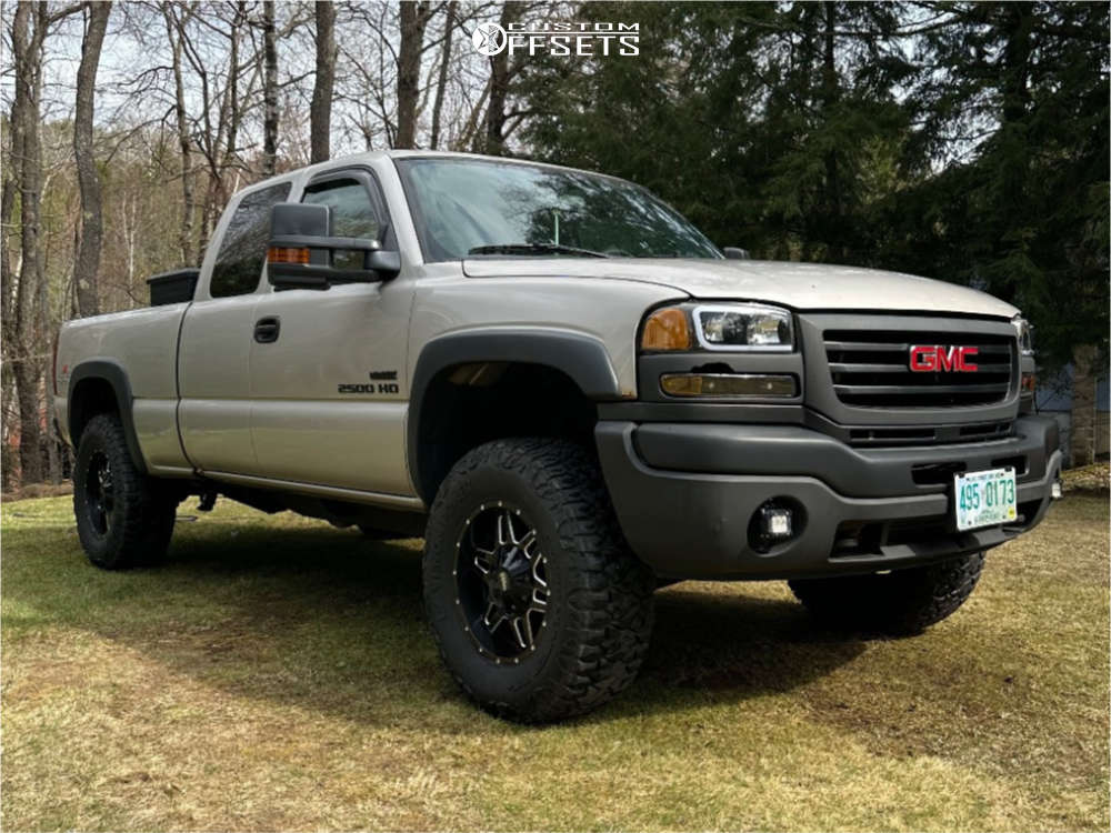 2004 GMC Sierra 2500 HD with 18x9 18 TIS 538mb and 35/12.5R18 Venom Power Terra Hunter R/t Plus ...