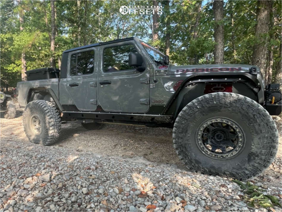 2021 Jeep Gladiator with 17x9 -44 Method Mr108 and 42/13.5R17 Mickey ...