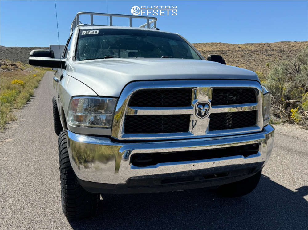 2016 Ram 2500 with 17x8.5 25 Method Mr315 and 37/12.5R17 RBP Repulsor ...