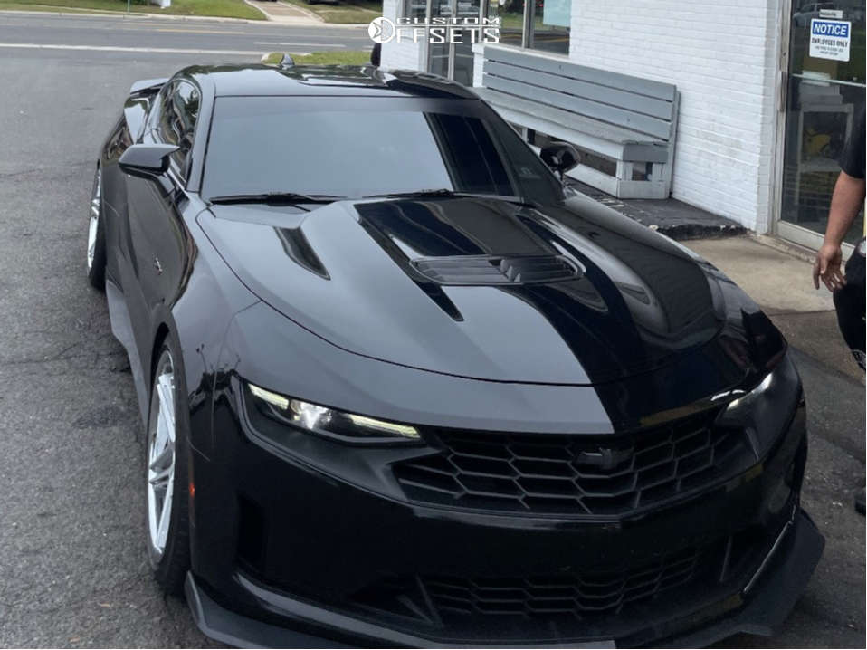 2020 Chevrolet Camaro with 20x10 28 Ferrada Cm1 and 265/40R20 Atturo ...