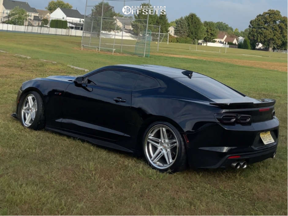 2020 Chevrolet Camaro with 20x10 28 Ferrada Cm1 and 265/40R20 Atturo ...