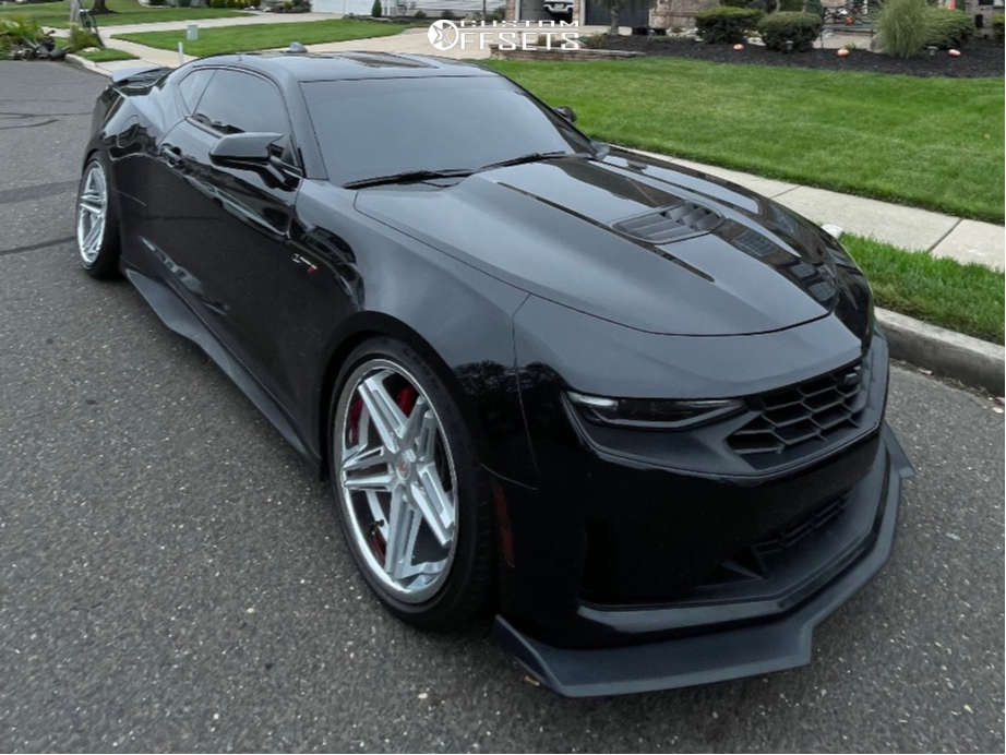 2020 Chevrolet Camaro with 20x10 28 Ferrada Cm1 and 265/40R20 Atturo ...