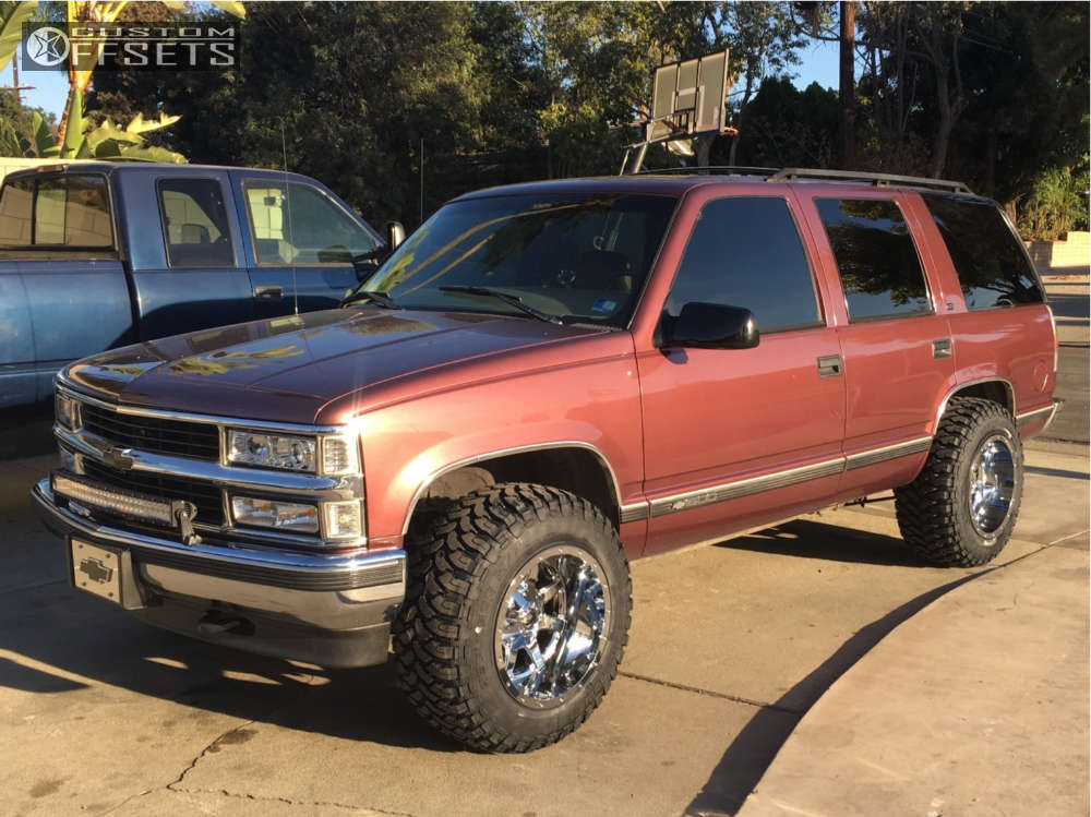 1997 Chevrolet Tahoe with 18x12 -44 Fuel Maverick D536 and 33/12.5R18 ...