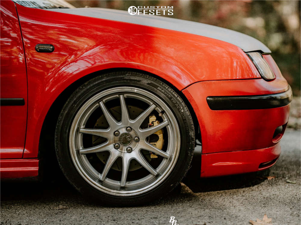 2004 Volkswagen Jetta with 18x9.5 30 Aodhan Ds02 and 225/65R18 Arroyo ...