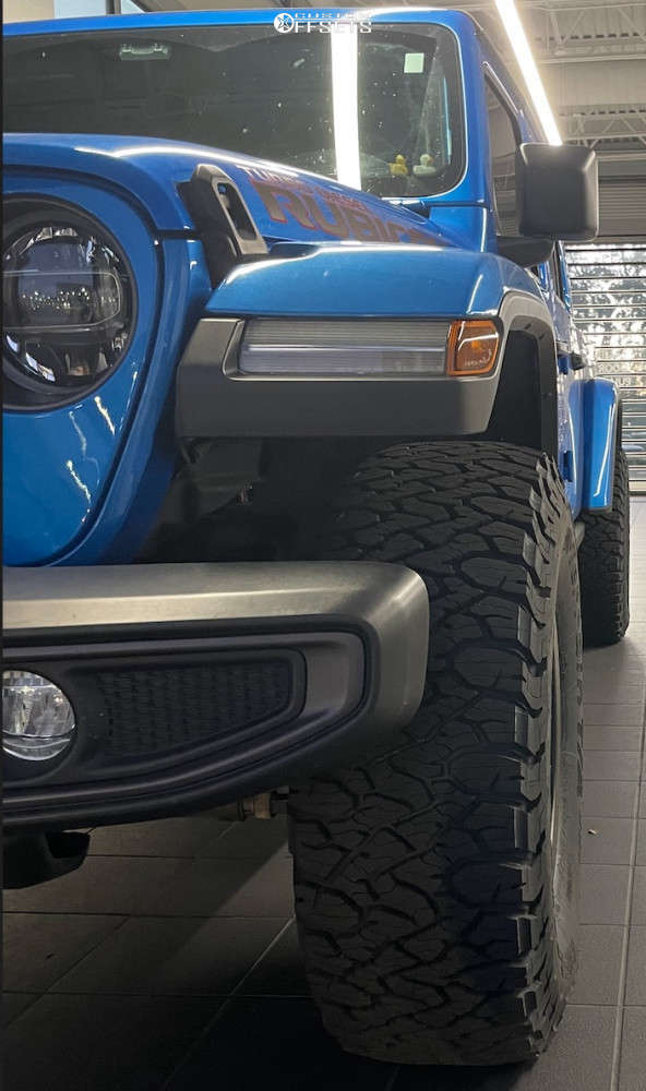 2021 Jeep Gladiator with 17x8.5 25 Method Mr703 and 315/70R17 ...