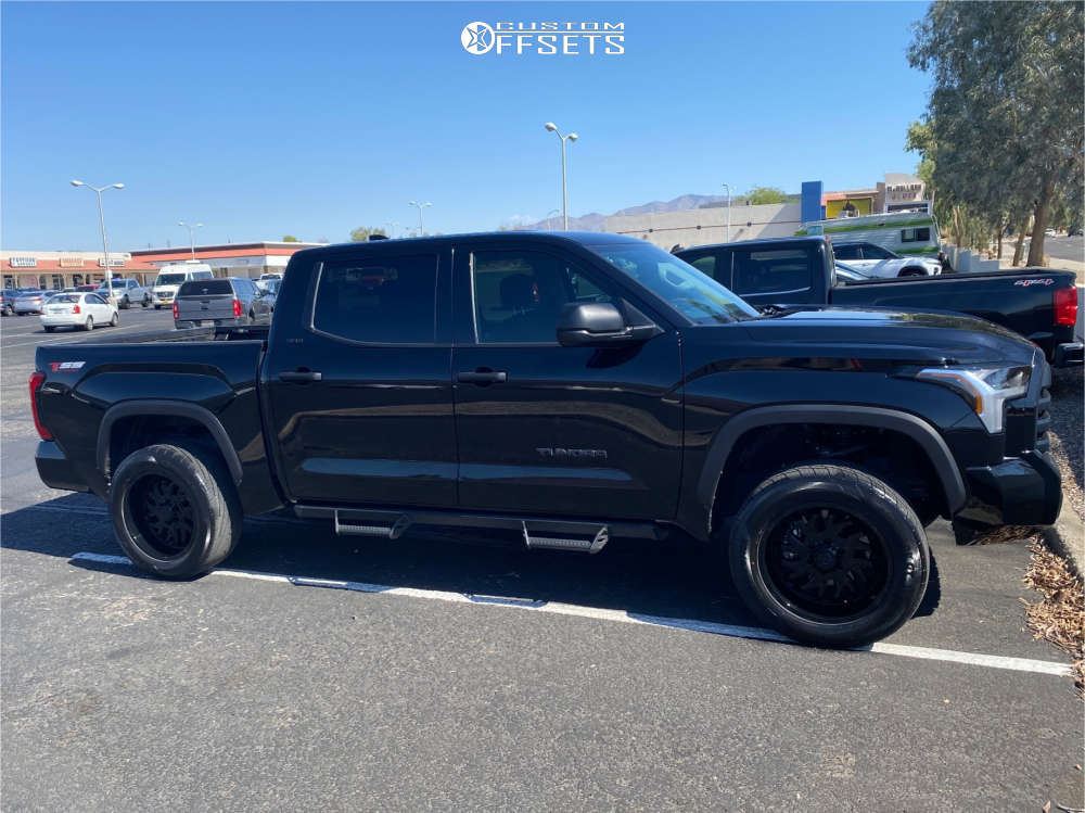 2022 Toyota Tundra with 20x10 -25 TIS 544b and 33/12.5R20 Venom Power ...