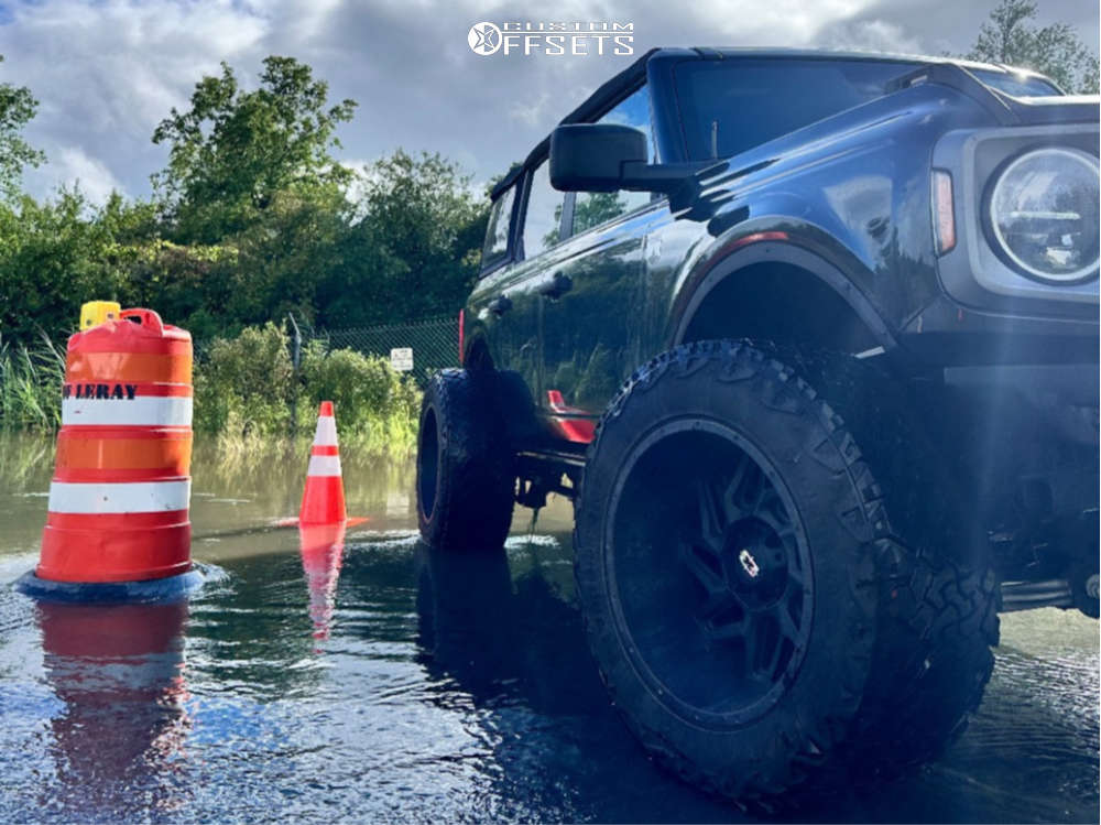 2023 Ford Bronco with 20x12 -57 Vision Spyder and 35/12.5R20 Venom ...