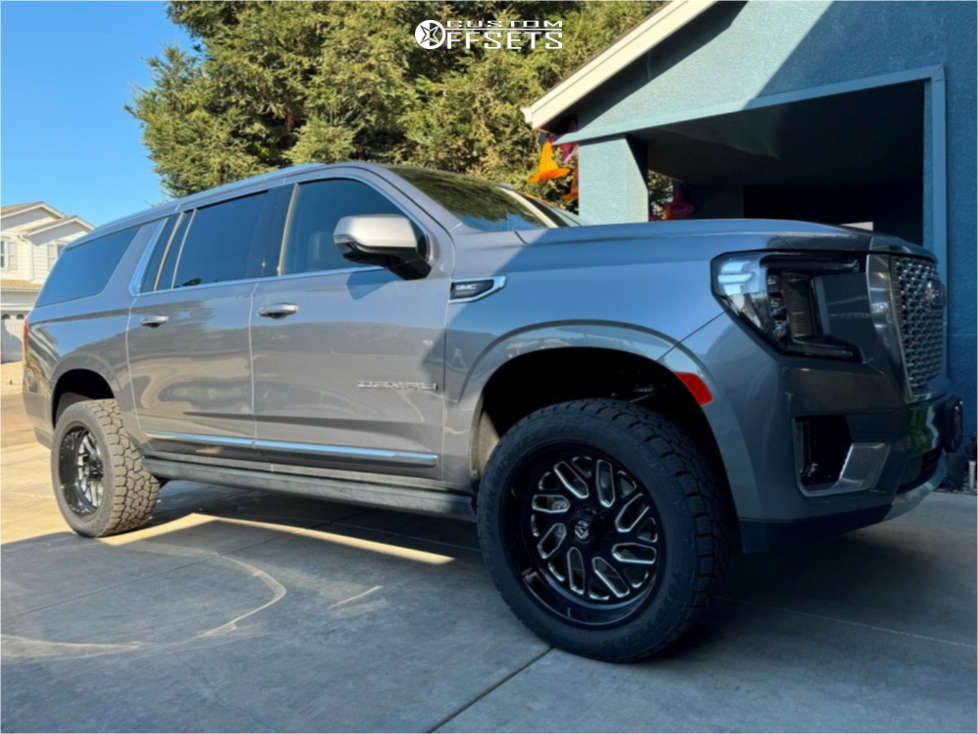 2021 GMC Yukon XL with 22x10 -25 Fuel Forged Ff29 and 305/45R22 Toyo ...