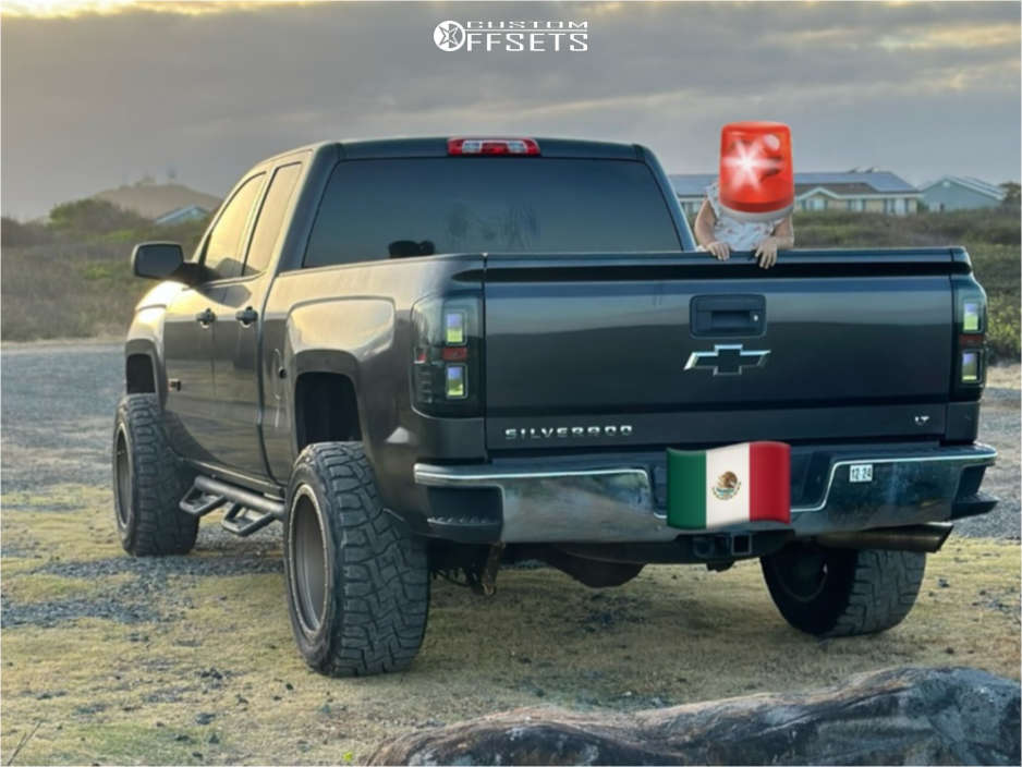 2014 Chevrolet Silverado 1500 with 20x12 -52 Method 605 and 33/12.5R20 ...