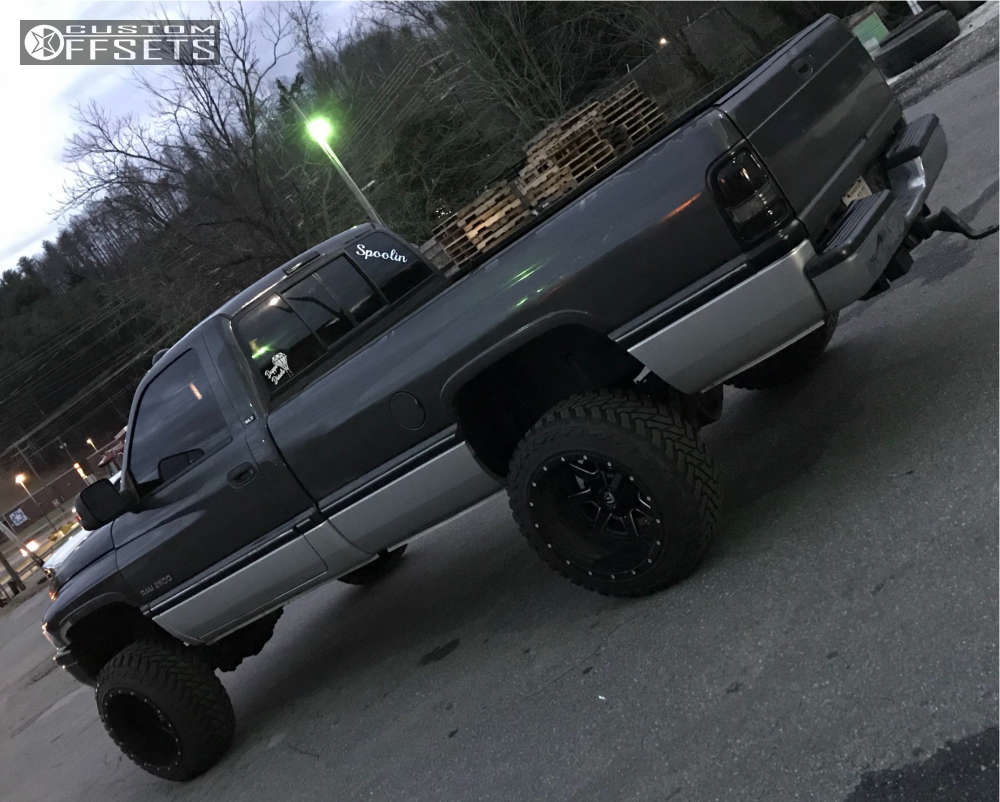 1995 Dodge Ram 2500 with 20x14 -76 Fuel Maverick and 33/12.5R20 Atturo ...