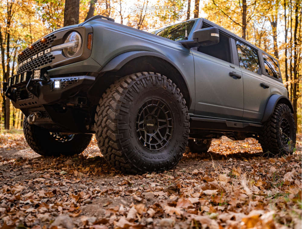 2022 Ford Bronco with 17x8.5 0 Anthem Off-Road Valor and 37/12.5R17 ...