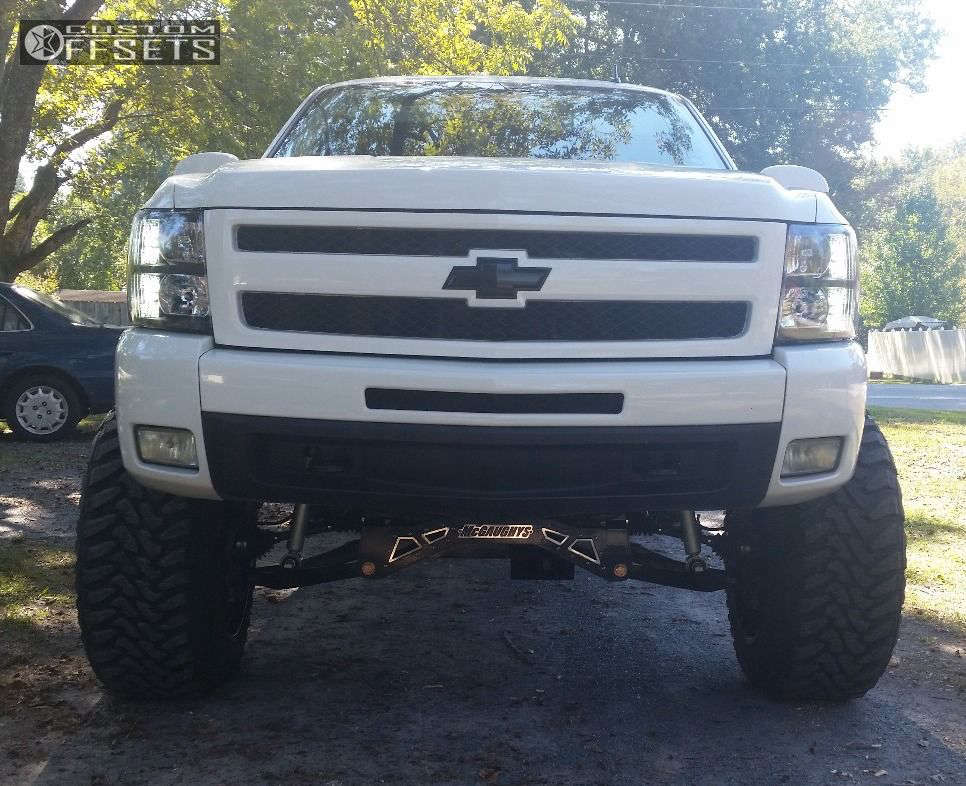 2009 Chevrolet Silverado 1500 with 22x14 -76 Fuel Maverick and 37/13 ...