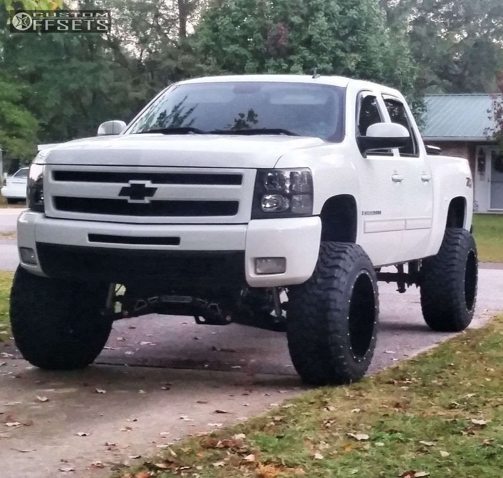 2009 Chevrolet Silverado 1500 with 22x14 -76 Fuel Maverick and 37/13 ...