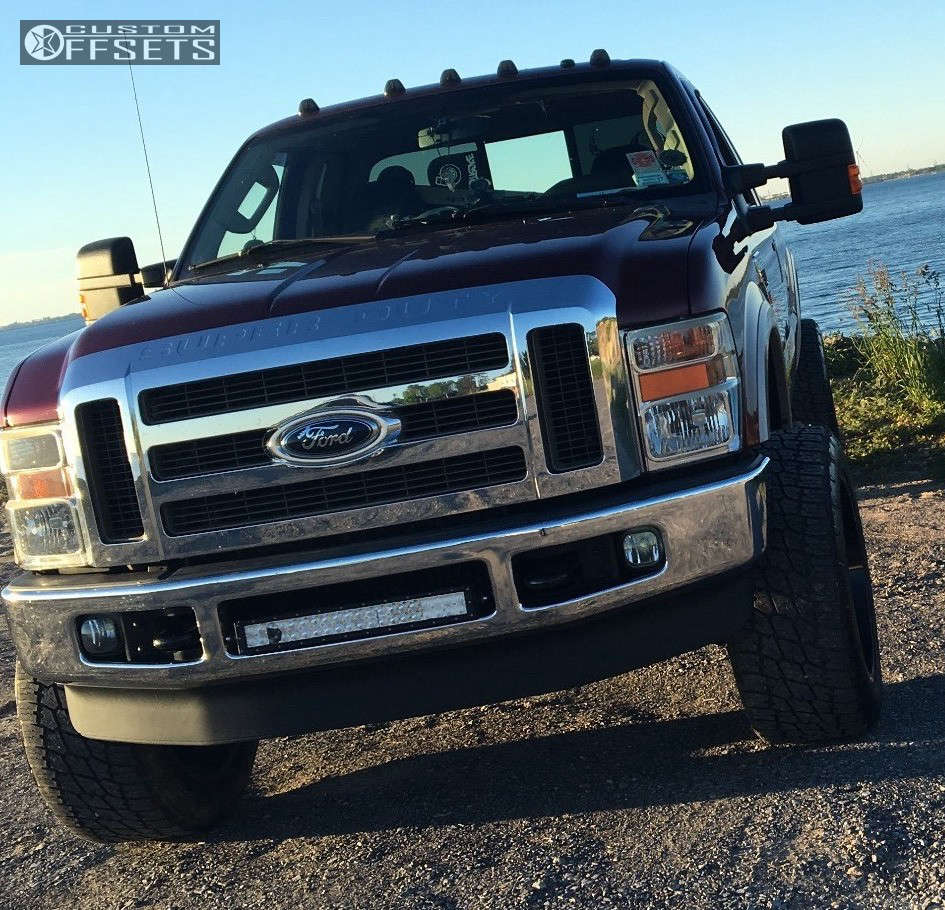 2008 Ford F-250 Super Duty with 22x12 -44 Fuel Nutz and 325/50R22 Nitto ...