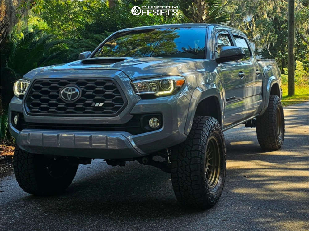 2020 Toyota Tacoma with 17x9 -25 SSW Offroad Dakar and 285/70R17 Falken ...