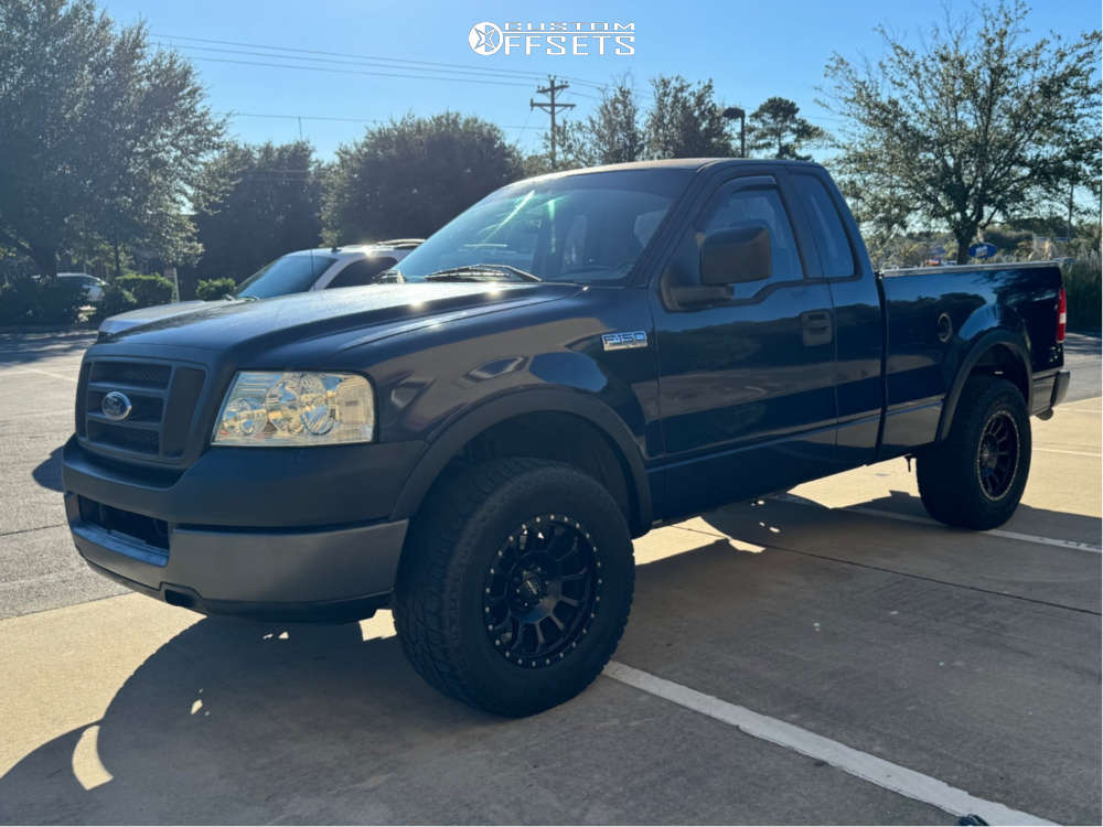 2005 Ford F-150 with 18x9 0 Pro Comp Series 34 and 305/65R18 Hercules ...
