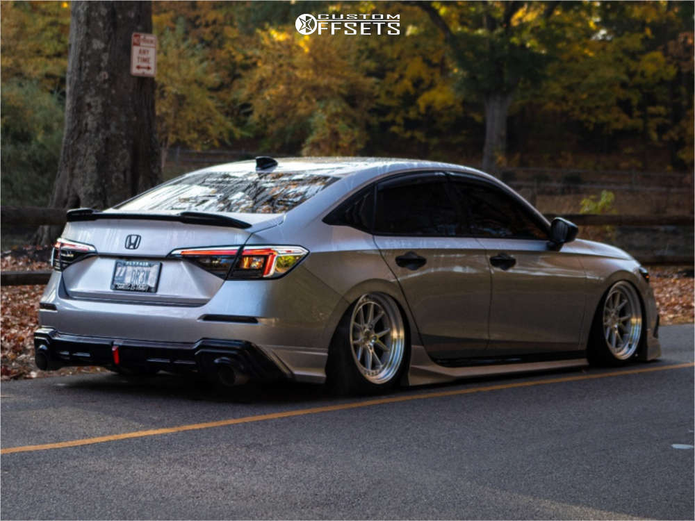 2022 Honda Civic with 18x9.5 30 Aodhan Ds08 and 225/40R18 Lexani Lxuhp ...