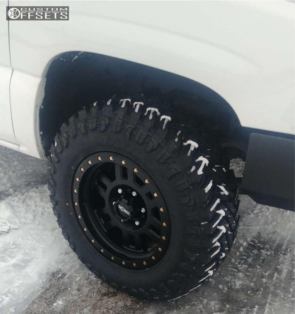 2004 Chevrolet Silverado 1500 with 17x8.5 0 Vision Manx and 265/70R17 ...