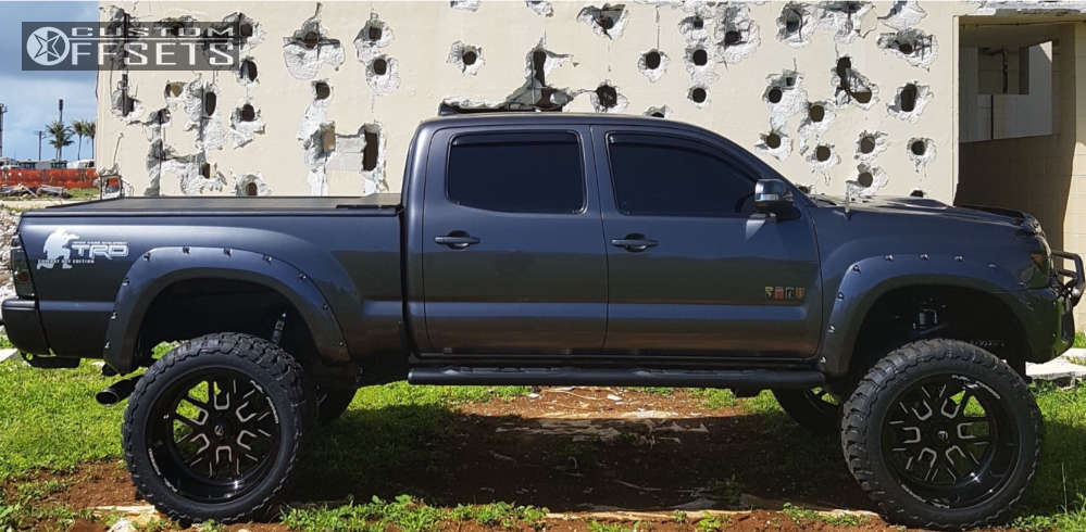 2015 Toyota Tacoma with 24x12 -51 Fuel Forged Ff45 and 37/13.5R24 Toyo ...