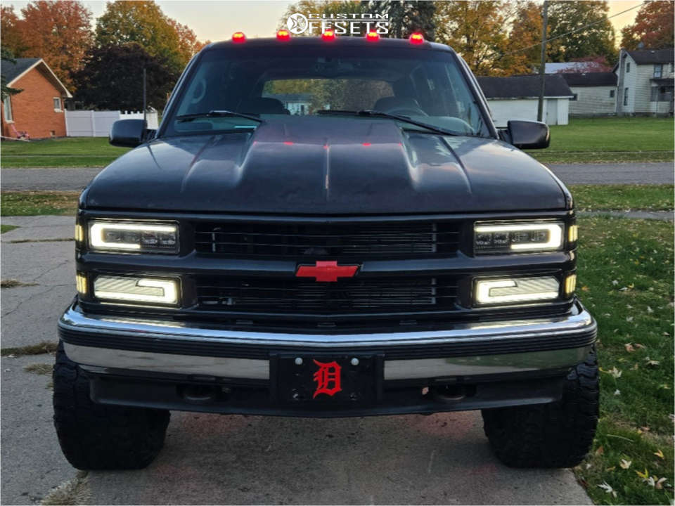 1999 Chevrolet Tahoe with 20x12 -51 Vision Prowler and 33/12.5R20 ...