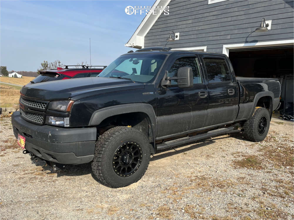 2005 Chevrolet Silverado 2500 HD with 18x9 18 Method MR305 and 275 ...