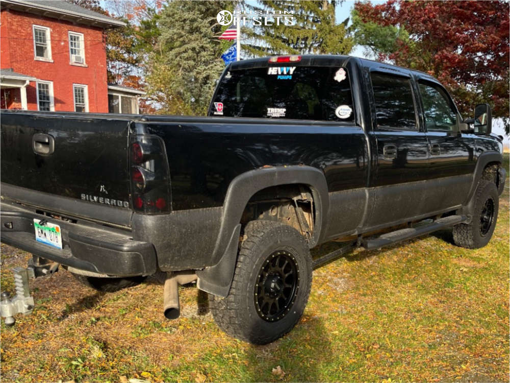 2005 Chevrolet Silverado 2500 HD with 18x9 18 Method MR305 and 275 ...