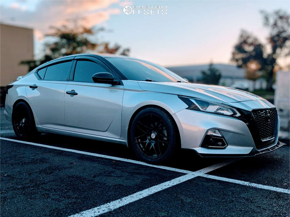 2020 Nissan Altima with 18x8.5 35 Curva Cff300 and 245/45R18 Michelin ...