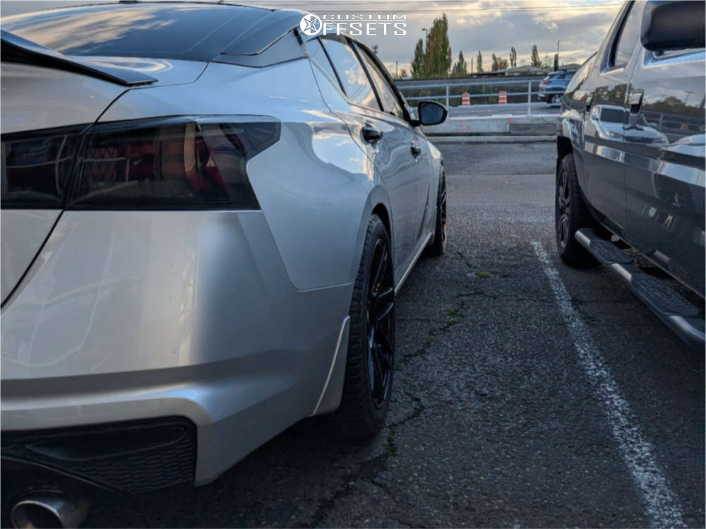 2020 Nissan Altima with 18x8.5 35 Curva Cff300 and 245/45R18 Michelin ...