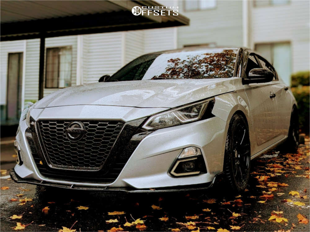 2020 Nissan Altima with 18x8.5 35 Curva Cff300 and 245/45R18 Michelin ...