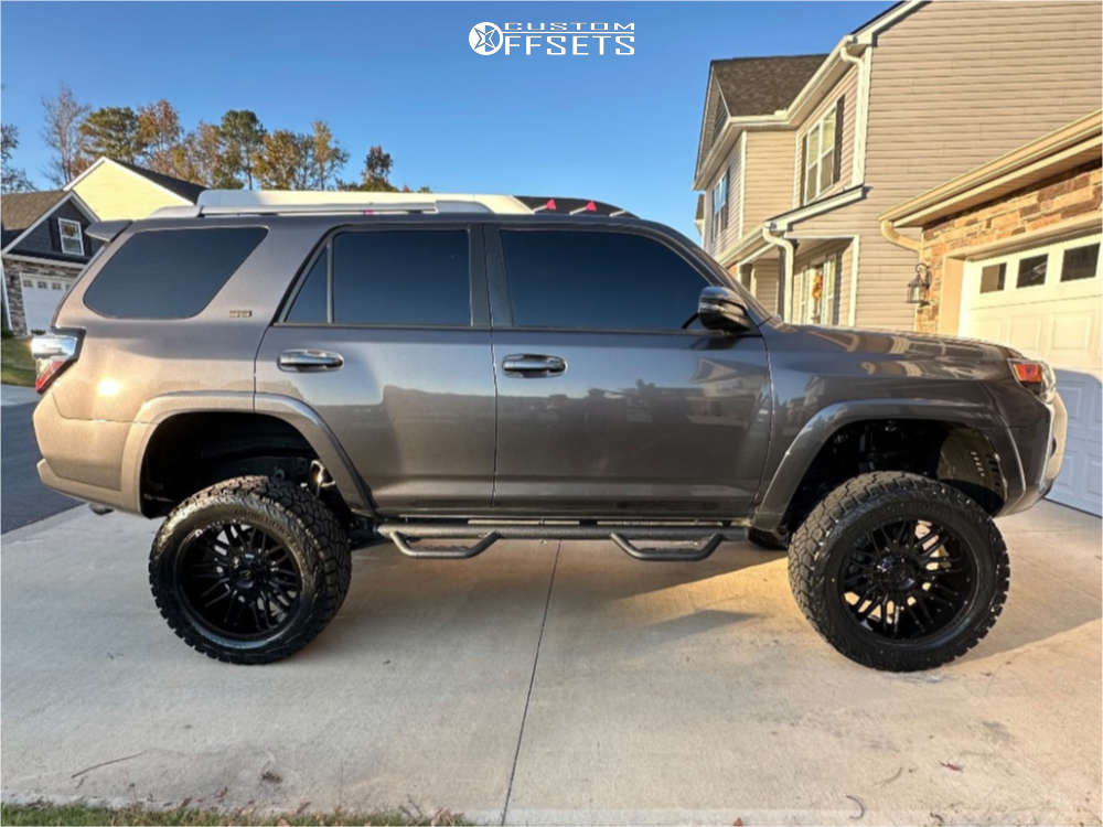 2018 Toyota 4Runner with 20x10 -12 Gear Off-Road Lumen and 33/12.5R20 ...