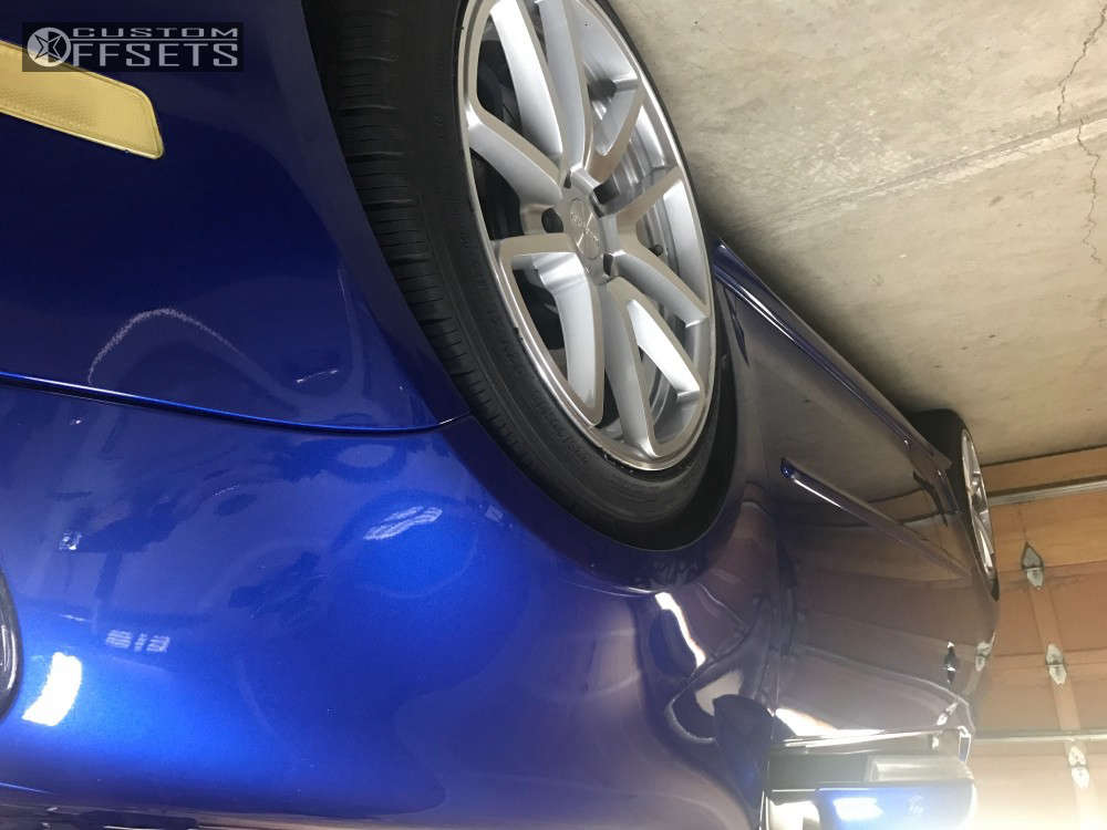 2008 Volkswagen R32 with 18x8.5 35 Rotiform Spf and 225/40R18 Milestar ...