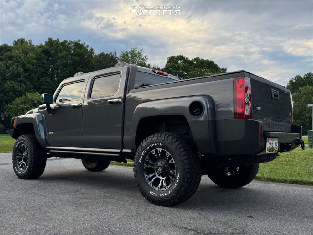 2009 Hummer H3T with 18x9 1 Fuel Vapor and 35/12.5R18 BFGoodrich All ...