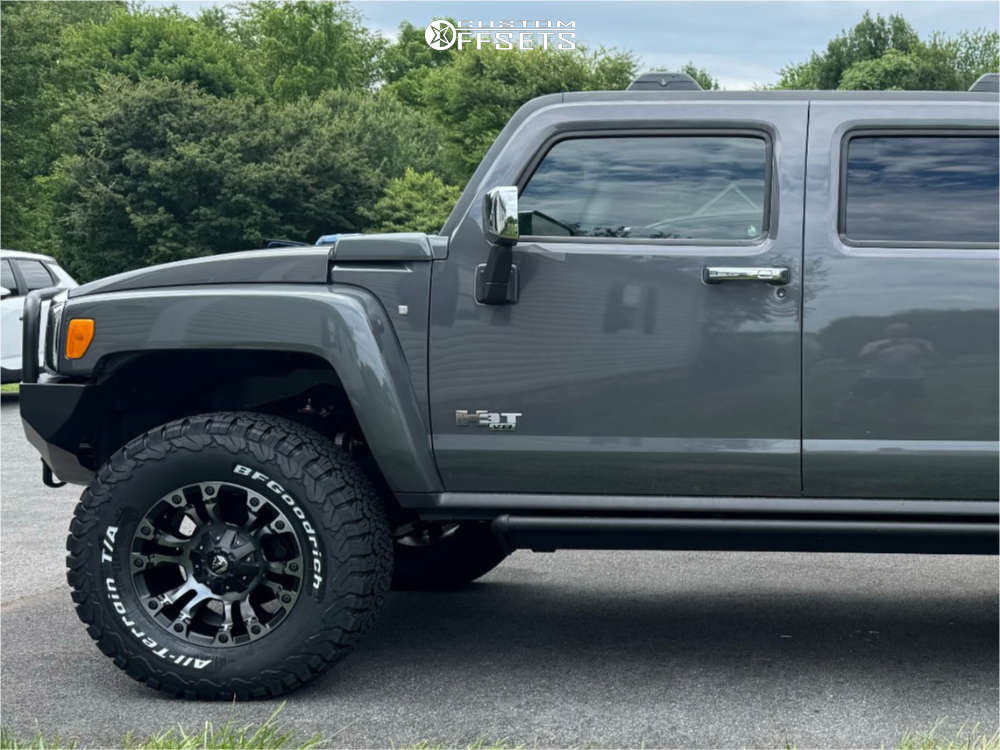 2009 Hummer H3T with 18x9 1 Fuel Vapor and 35/12.5R18 BFGoodrich All ...