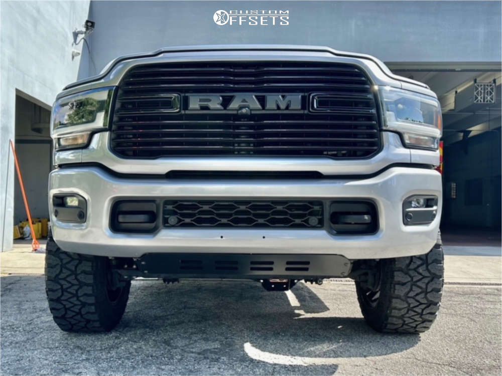 2022 Ram 2500 with 20x10 -24 Method NV and 35/12.5R20 Fierce Attitude ...