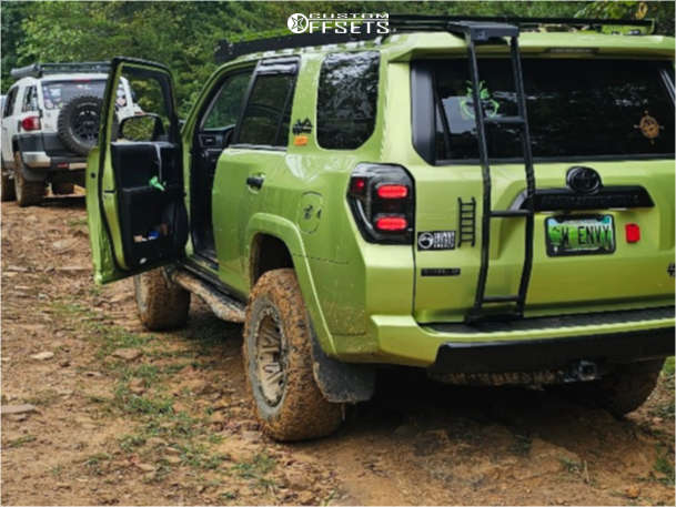 2022 Toyota 4Runner with 17x9 -12 Fuel D826 and 285/75R17 Falken ...