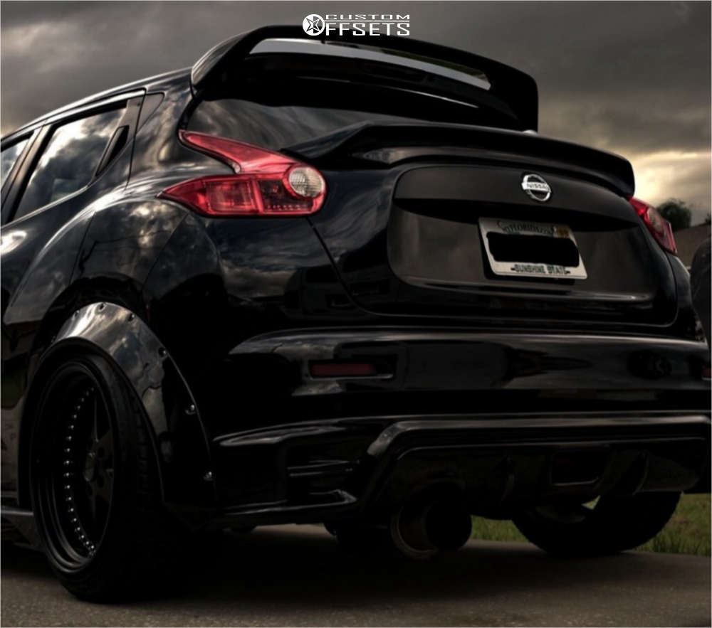 2012 Nissan Juke with 18x10.5 22 Varrstoen Es8 and 245/40R18 Sumitomo ...