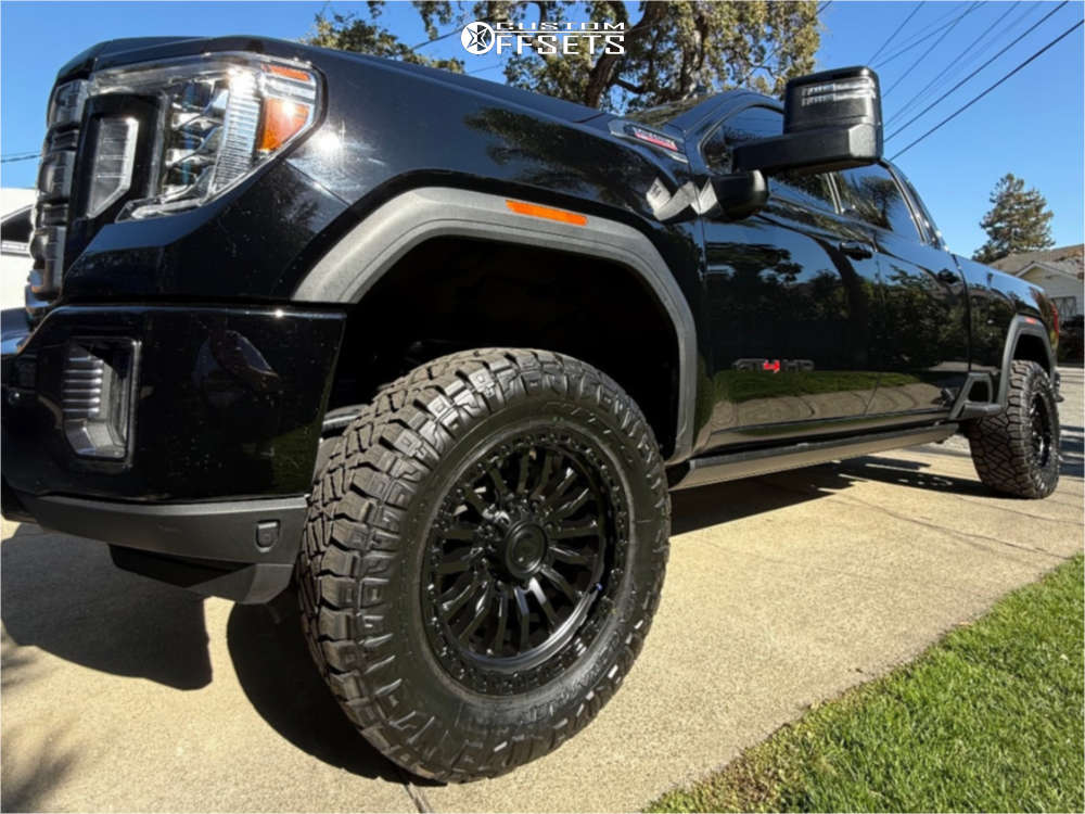 2023 GMC Sierra 2500 HD with 20x9 1 Fuel Rincon and 35/12.5R20 Nitto ...