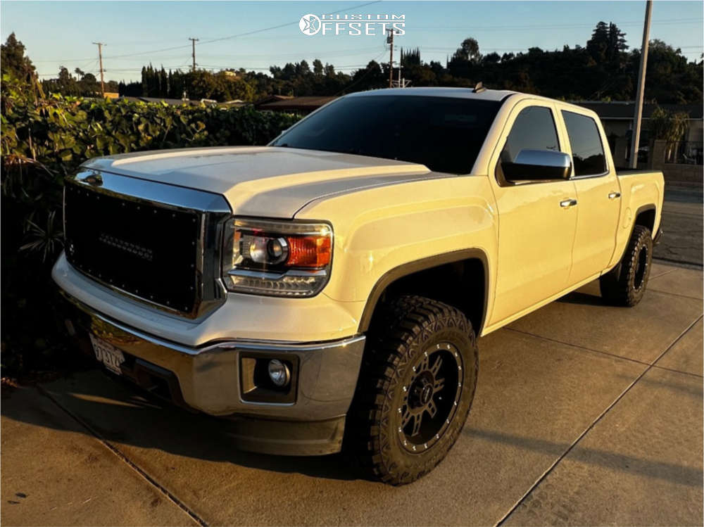 2014 GMC Sierra 1500 with 18x9 0 Pro Comp Series 31 and 33/12.5R18 RBP ...