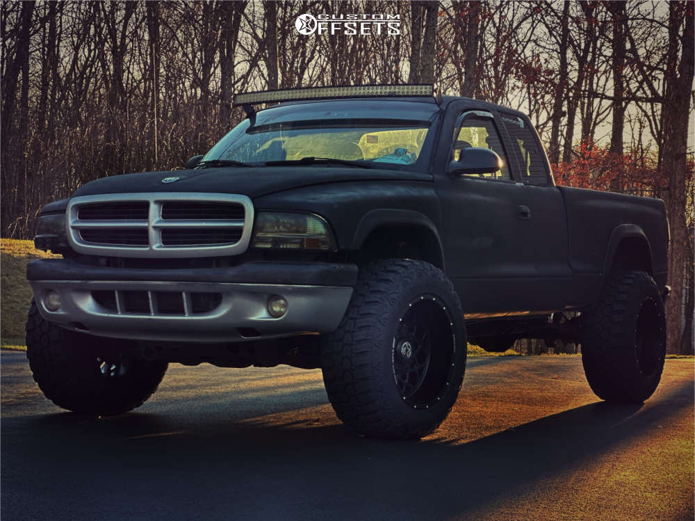 2001 Dodge Dakota with 20x12 -44 Anthem Off-Road Avenger and 35/12.5R20 ...